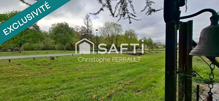 Saint-Laurent-sur-Sèvre : Maison 2 pièces à vendre