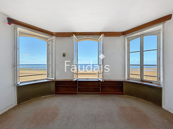 Maison à vendre - Grandcamp-Maisy - 7 pièces - 5 chambres