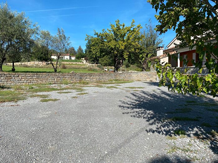Appartement à louer - Aubenas, Pont dAubenas - 4 pièces - 3 chambres
