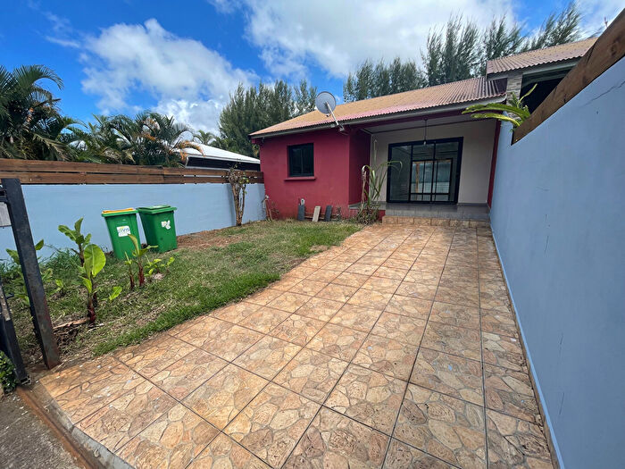 Maison à louer - Saint-Pierre, Ravine des Cabris - 2 pièces - 1 chambre