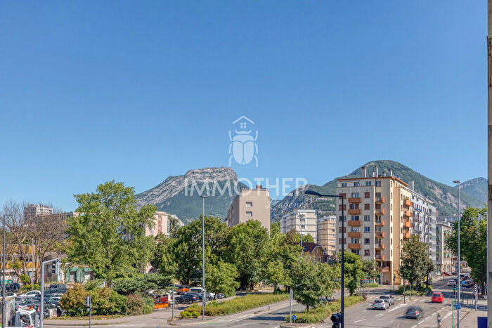 Appartement 3 pièces à vendre à Grenoble, Alliés, Alpins