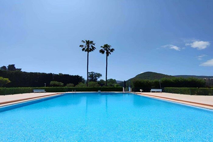 Appartement à louer - Cannes Marina-La Roubine, Mandelieu-la-Napoule - 1 pièce