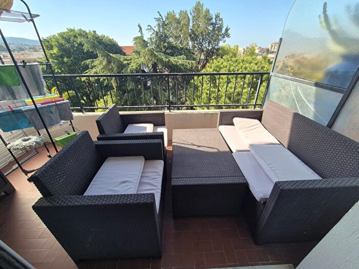 Appartement 3 pièces à louer à Nice, Poètes
