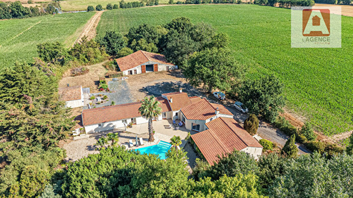 Saint-Maixent-sur-Vie - Maison 6 pièces à vendre