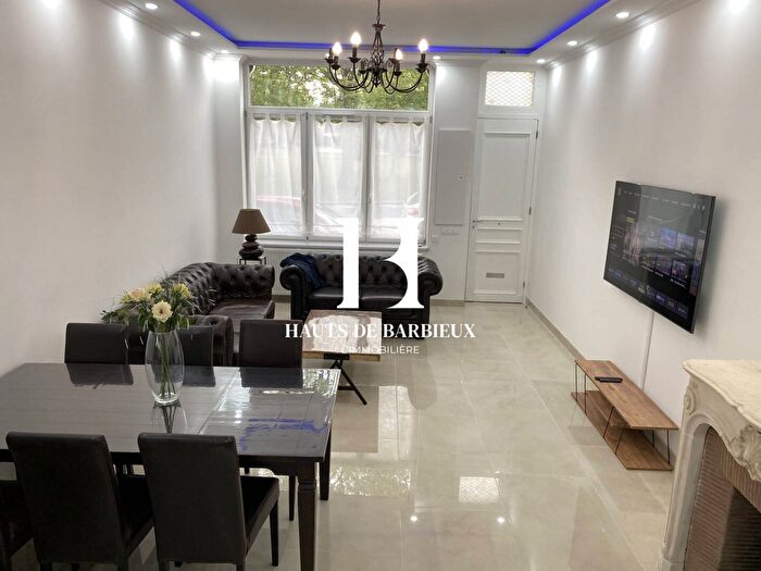 Maison à louer - Roubaix - 5 pièces - 4 chambres