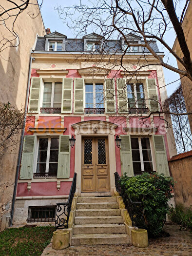 Montargis, Centre-ville - Maison 9 pièces à louer
