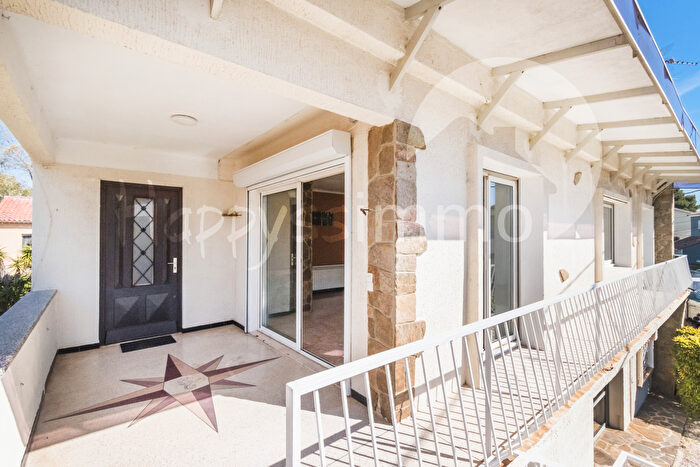 Maison 10 pièces à vendre à Hyères, Ayguade, Salins
