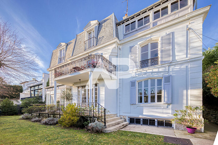 Sèvres, Croix-Bosset, Monesse, Brancas : Maison 10 pièces à vendre