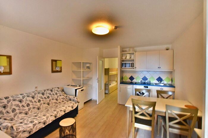 Appartement à louer - Valescure-Vaulongue-Clair Bois-Vallon Suveret, Saint-Raphaël - 1 pièce