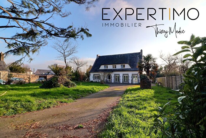 Maison à vendre - Plougastel-Daoulas, Centre Ville - 8 pièces - 5 chambres