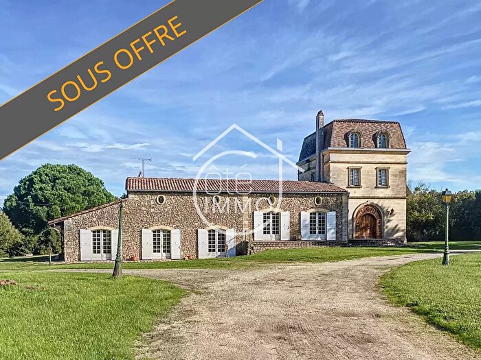Maison à vendre - Saint-Émilion - 10 pièces - 5 chambres