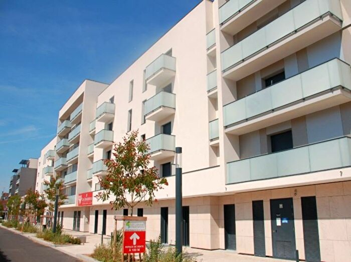 Bourgoin-Jallieu, Centre-ville, Pont Saint-Michel : Appartement 3 pièces à vendre