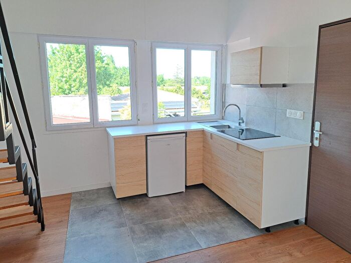 Appartement 2 pièces à Fargues-Saint-Hilaire, à louer