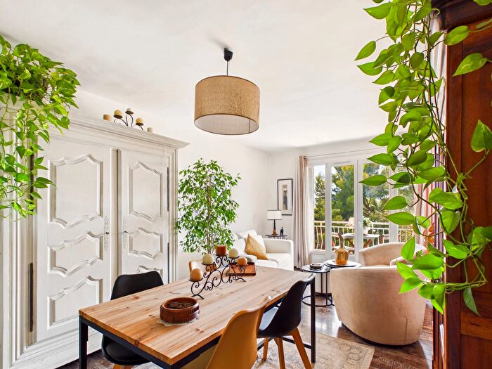 Appartement 6 pièces à vendre - Aix-en-Provence, Saint-Donat, Les Platanes