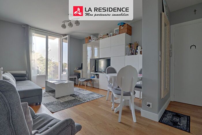 Appartement 3 pièces à vendre - Saint-Germain-en-Laye, Hennemont