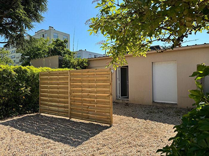 Appartement à louer - Nantes, Eraudière, La Marrière, Rond-point de Paris - 2 pièces - 1 chambre