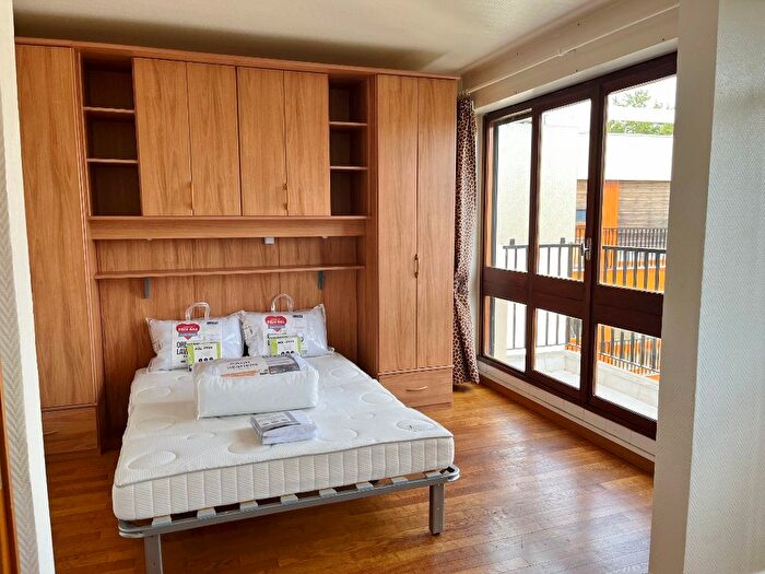 Le Chesnay, Pré-Vert : Appartement 1 pièce à louer