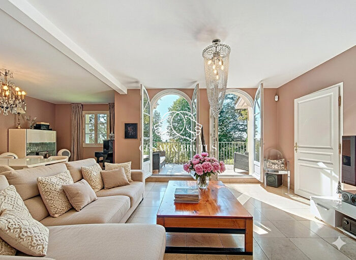 Maison à vendre - Rillieux-la-Pape, Ville nouvelle Est - 7 pièces - 5 chambres