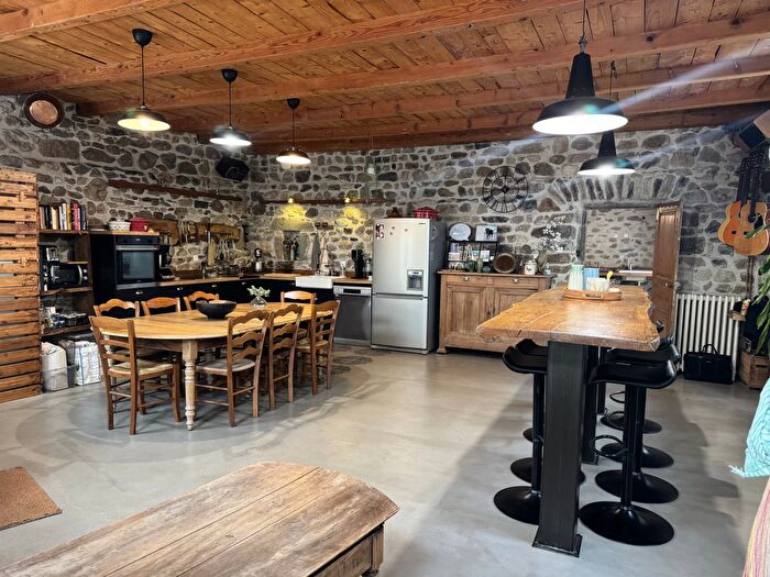 Maison à vendre - Montaigut-le-Blanc - 6 pièces - 3 chambres