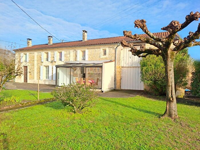 Maison à vendre - Aubie-et-Espessas - 6 pièces - 4 chambres
