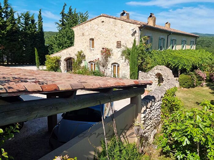 Maison à vendre - Grignan - 11 pièces - 8 chambres