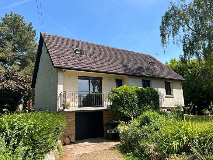 Maison 6 pièces à louer à Ménilles