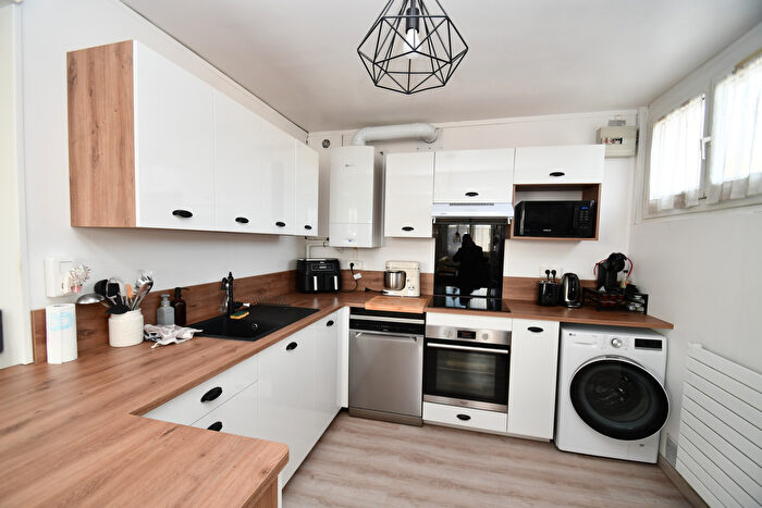 Appartement à vendre - Livry-Gargan, La Poudrerie - 4 pièces - 2 chambres