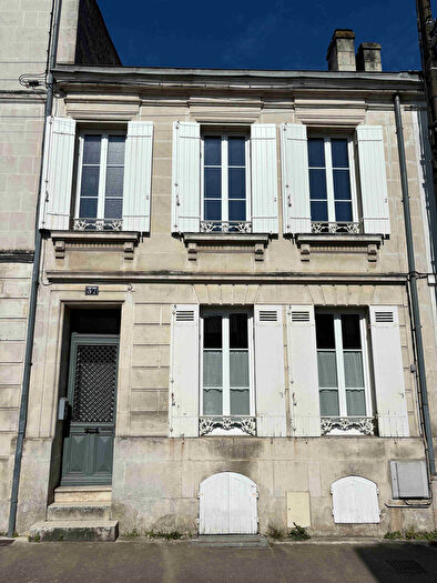 Saintes, La Gare, Sébastien de Brouard, La Fenêtre : Maison 4 pièces à vendre