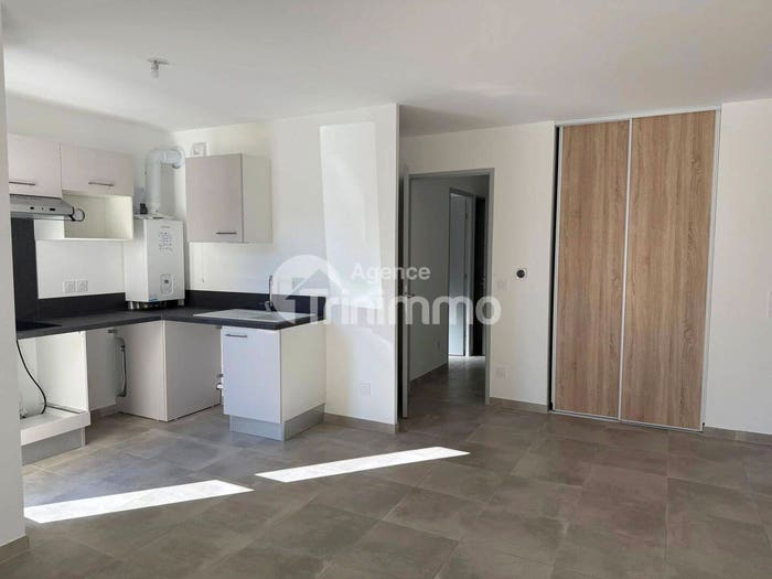 Hôtel de Ville, Morières-lès-Avignon : Appartement 2 pièces à louer