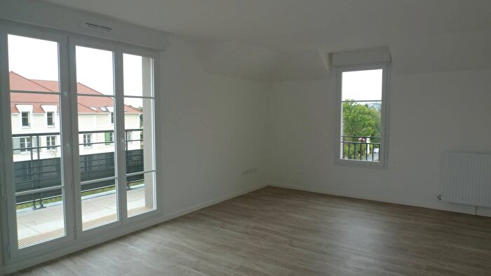 Appartement 4 pièces à louer - Linas