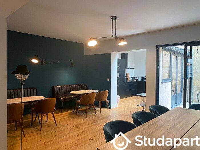 Appartement à louer - Saint Augustin, Tauzin, Alphonse Dupeux, Bordeaux - 1 pièce - 2 chambres