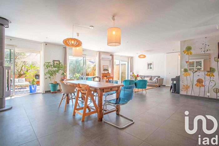 Maison à vendre - Estézargues - 7 pièces - 4 chambres