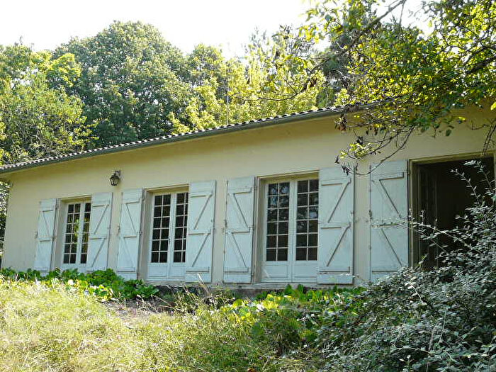 Maison 4 pièces à Sainte-Colombe-en-Bruilhois, à vendre