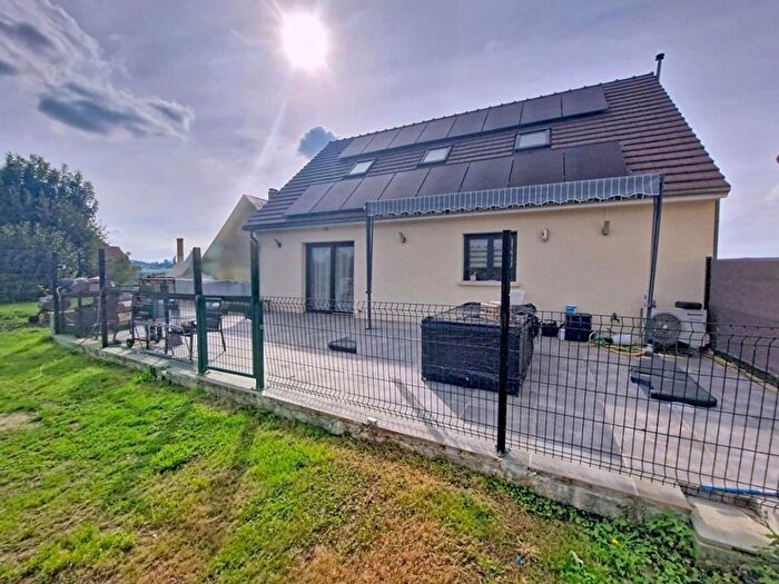 Maison à vendre - Étrépagny - 6 pièces - 4 chambres