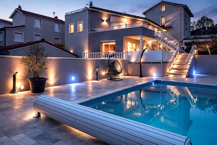 Maison à vendre - Saint-Chamond, Fonsala - 9 pièces - 5 chambres