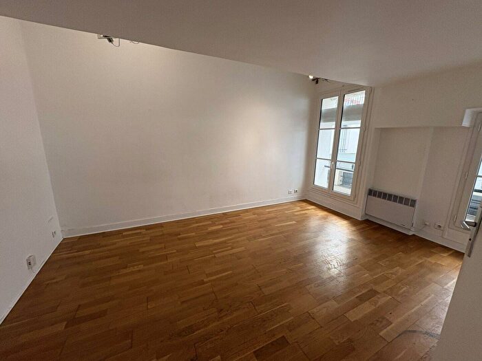 Appartement à louer - Monnaie, Paris ème arrondissement - 1 pièce