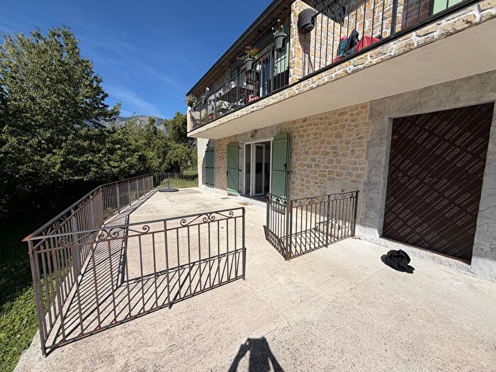 La Bollène-Vésubie : Appartement 4 pièces à louer