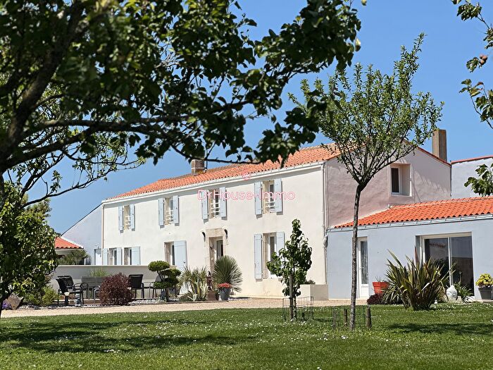 Maison à vendre - Luçon - 7 pièces - 4 chambres