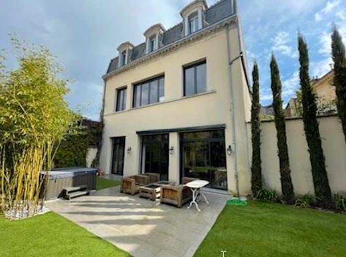 Chartrons, Bordeaux - Maison 9 pièces à louer