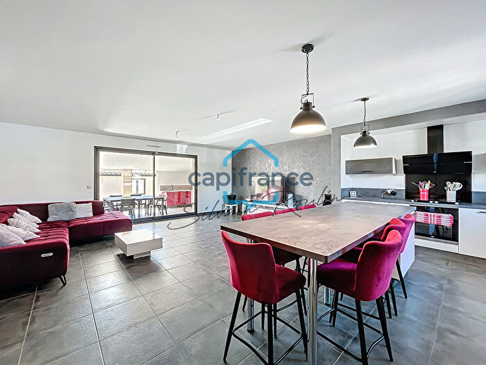 Maison 5 pièces à vendre à Pierrelatte, Ferme Baumet