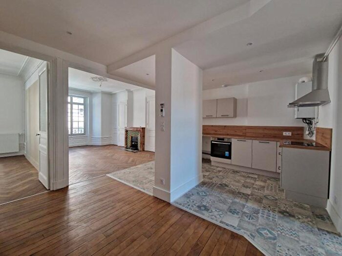 Appartement à louer - Saint-Étienne, Centre-ville, Peuple, Chavanelle - 4 pièces - 3 chambres