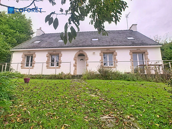 Maison à vendre - Guémené-sur-Scorff - 10 pièces - 7 chambres