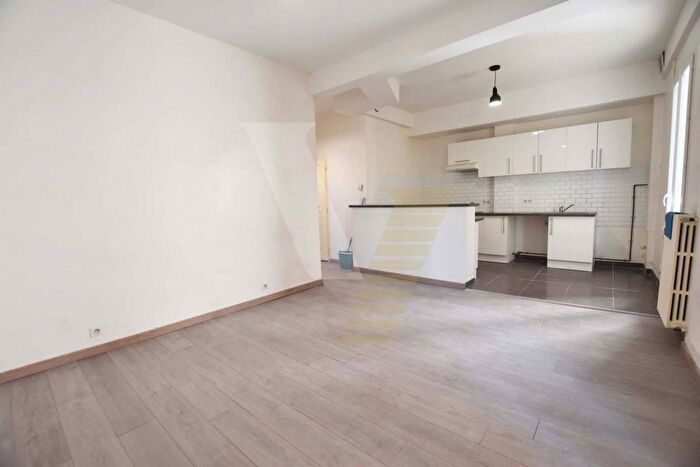 Appartement à louer - Du Guesclin, Béziers - 3 pièces