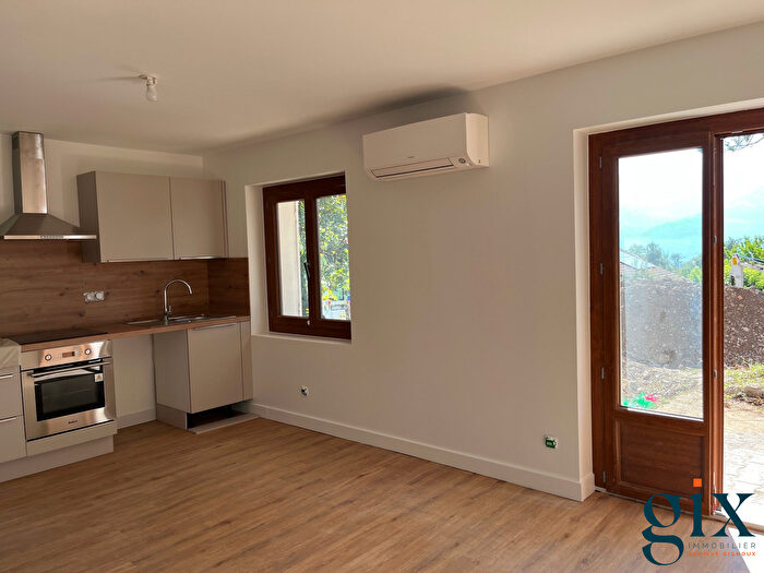 Appartement à louer - Saint-Ismier - 3 pièces - 2 chambres