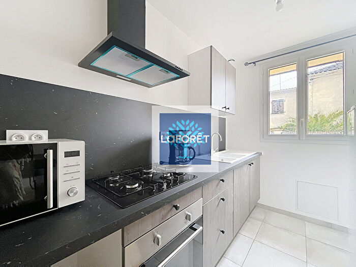 Maison à louer - Saint-Ciers-de-Canesse - 2 pièces - 1 chambre