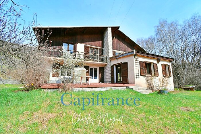 Puy-Saint-André : Maison 8 pièces à vendre