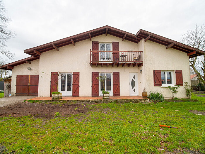 Maison à vendre - Labouheyre - 7 pièces - 6 chambres