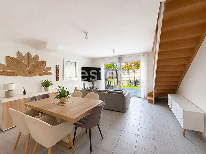 Bron, Les Jardins du Fort : Maison 4 pièces à vendre