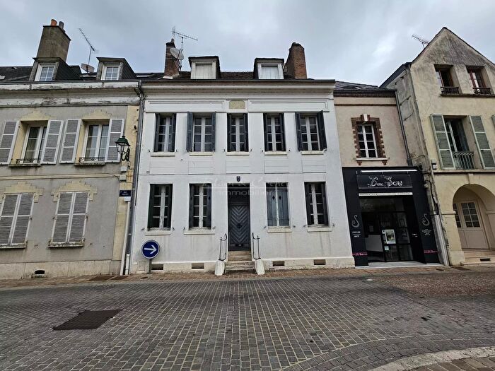 Maison à vendre - Montargis, Centre-ville - 8 pièces - 6 chambres