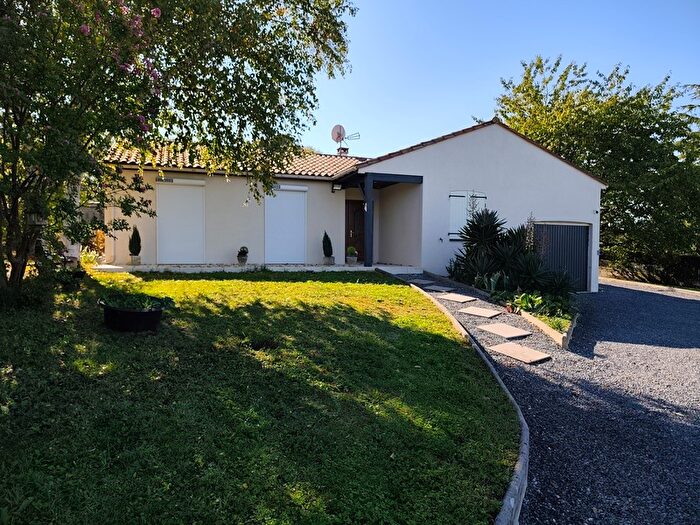 Maison à vendre - Ruelle-sur-Touvre - 5 pièces - 4 chambres